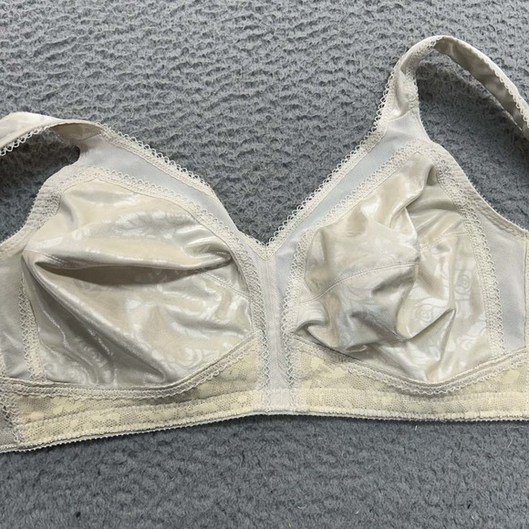 Playtex | Intimates & Sleepwear | Playtex Bra 38c Tshirt Bra 4593 8hour ...
